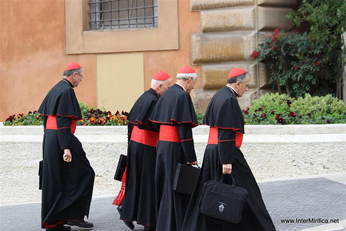 cardeais_chegam_vaticano - Notícias