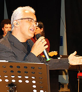 Ricardo Sá faz show em Assis na Itália - Notícias