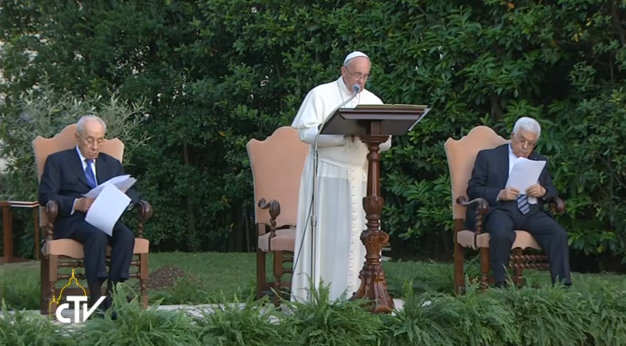 Papa Francisco, Abbas e Peres rezam pela paz na Terra Santa
