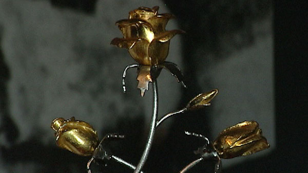 300 anos de Aparecida: padre explica significado da Rosa de Ouro - Notícias