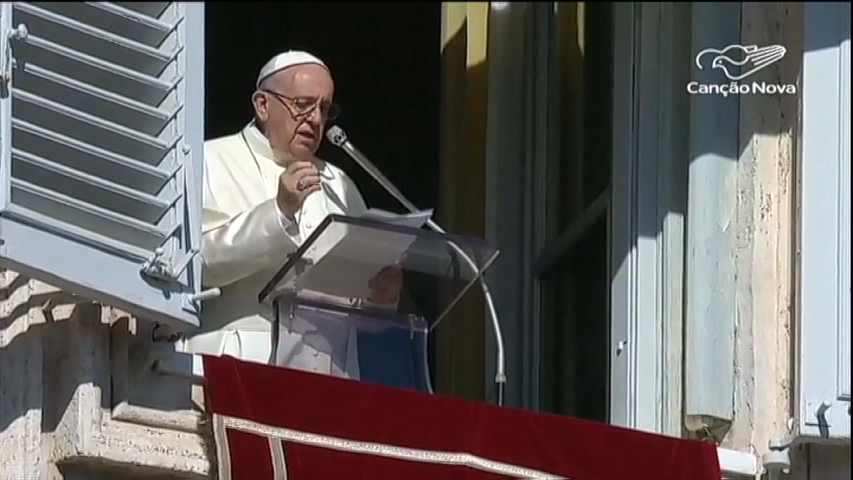 Papa reza o Angelus na Solenidade de Todos os Santos