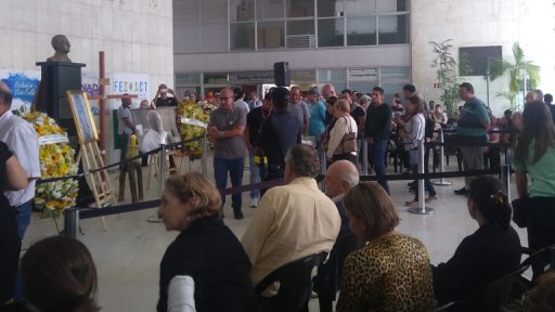Amigos e admiradores se despedem de padre Haroldo Rahm