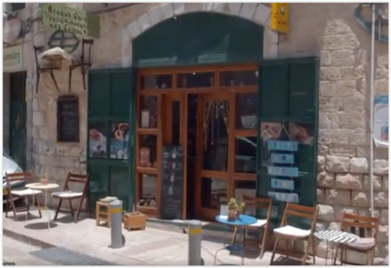 Conheça um local com obras do mundo todo, o Canto de Ghada