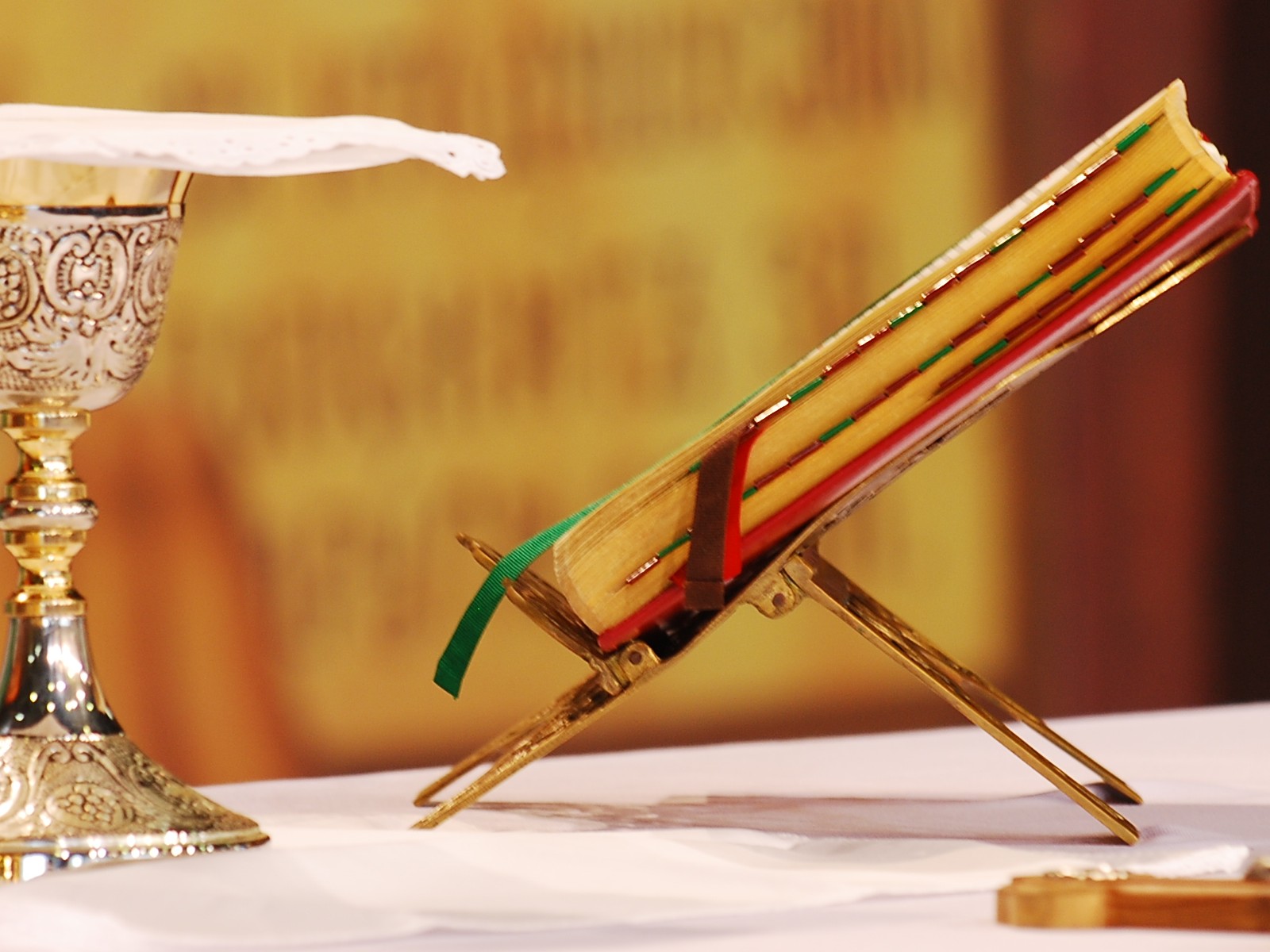 Dom Alberto Taveira comenta nova edição do Missal Romano