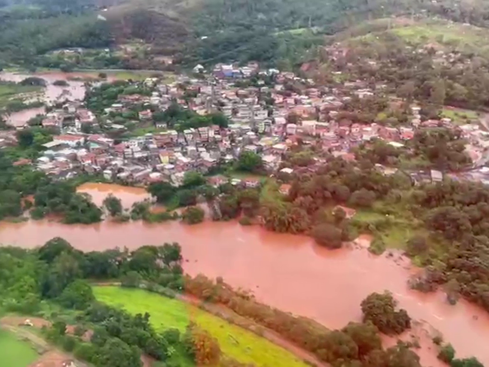 Em Minas Gerais, sistema pode diminuir riscos de enchentes Em Minas Gerais, sistema pode diminuir riscos de enchentes