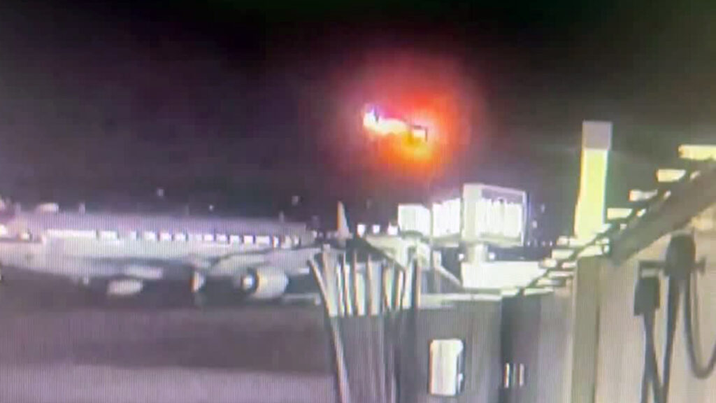 Papa Francisco lamenta mortes em acidente aéreo nos Estados Unidos