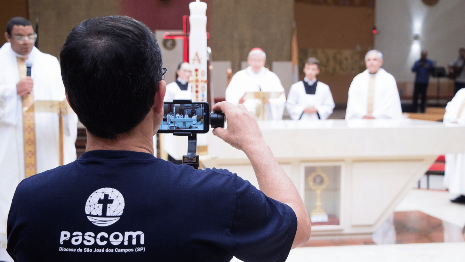 Missão da Pascom é gerar comunhão e interatividade, indica bispo