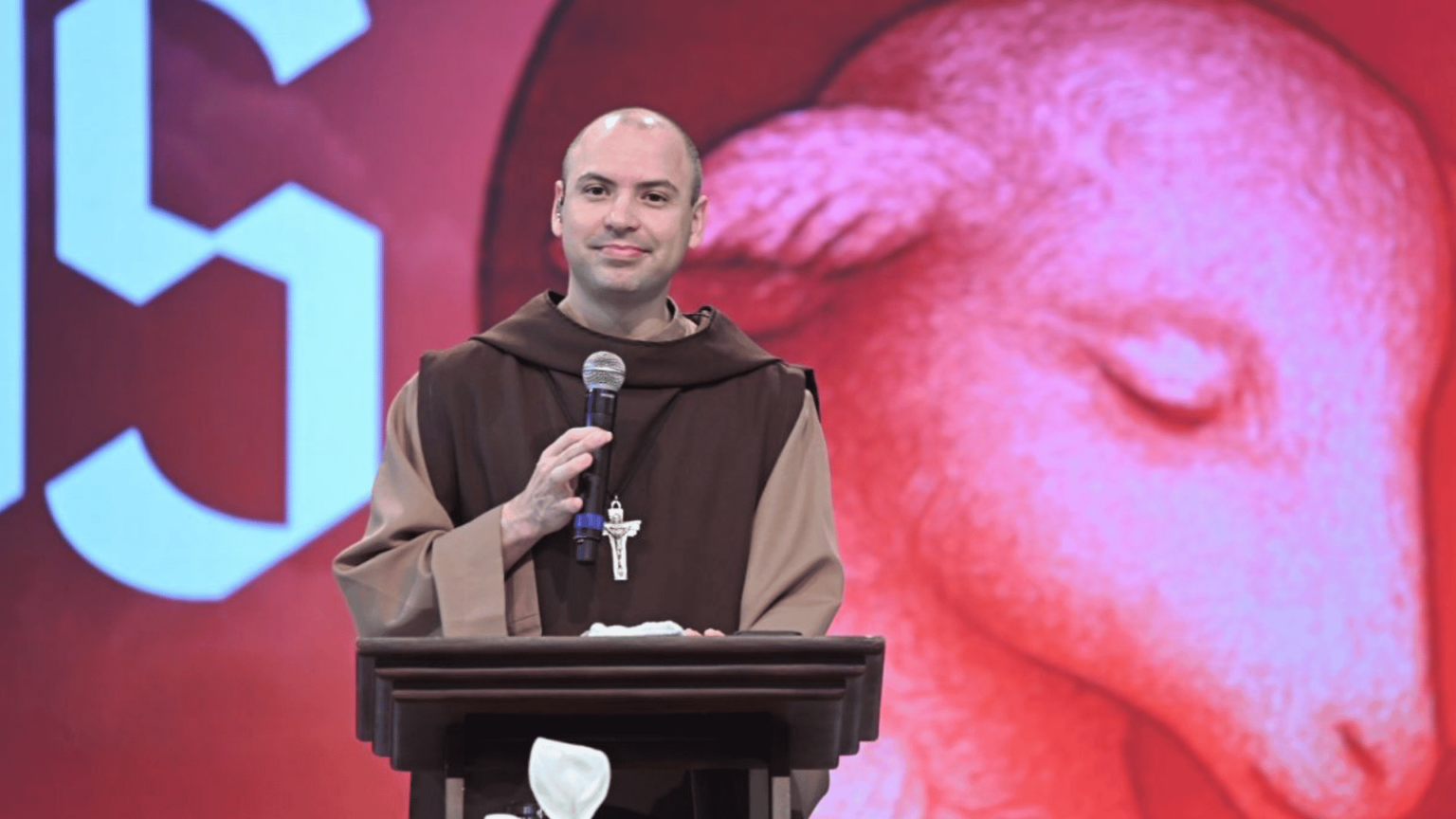 Frei Gilson: a Eucaristia é prova maior do amor de Deus