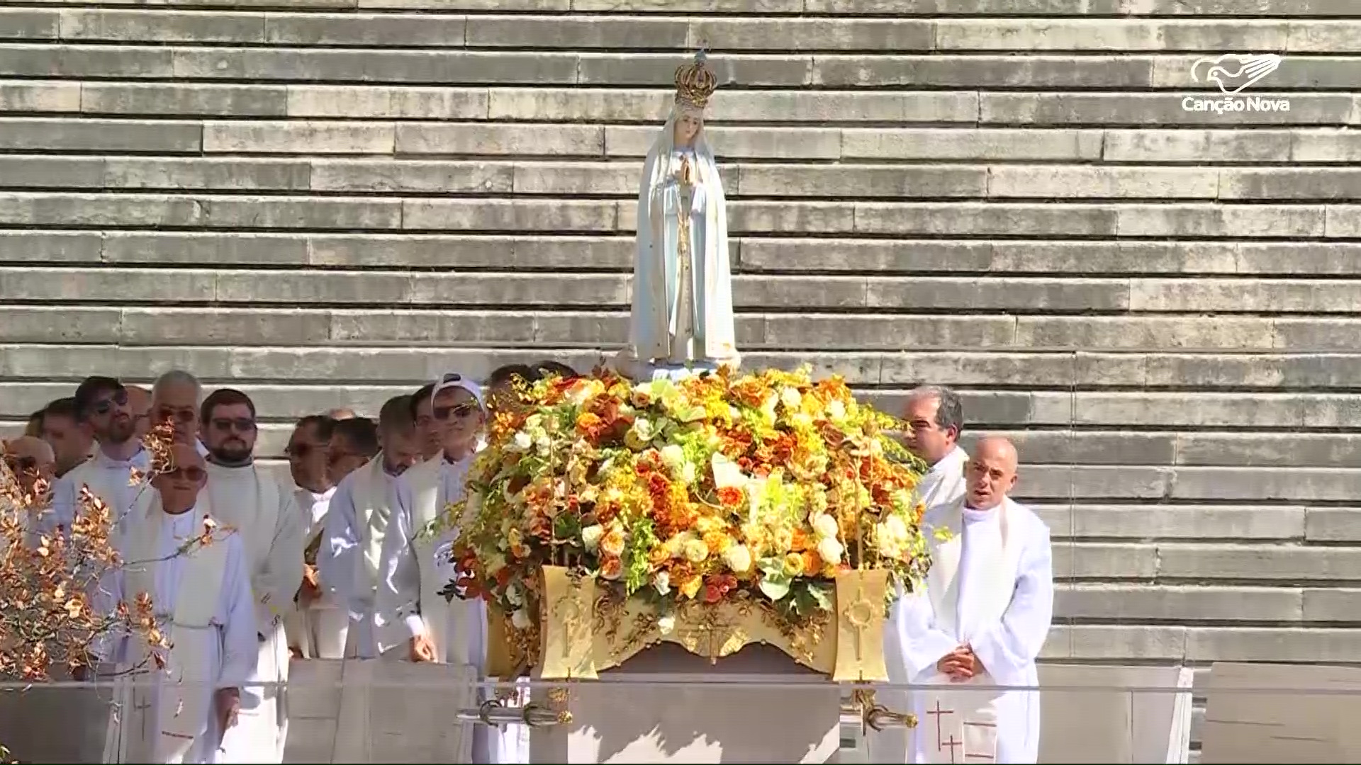 Fiéis se reúnem em Fátima para recordar aparição de Nossa Senhora