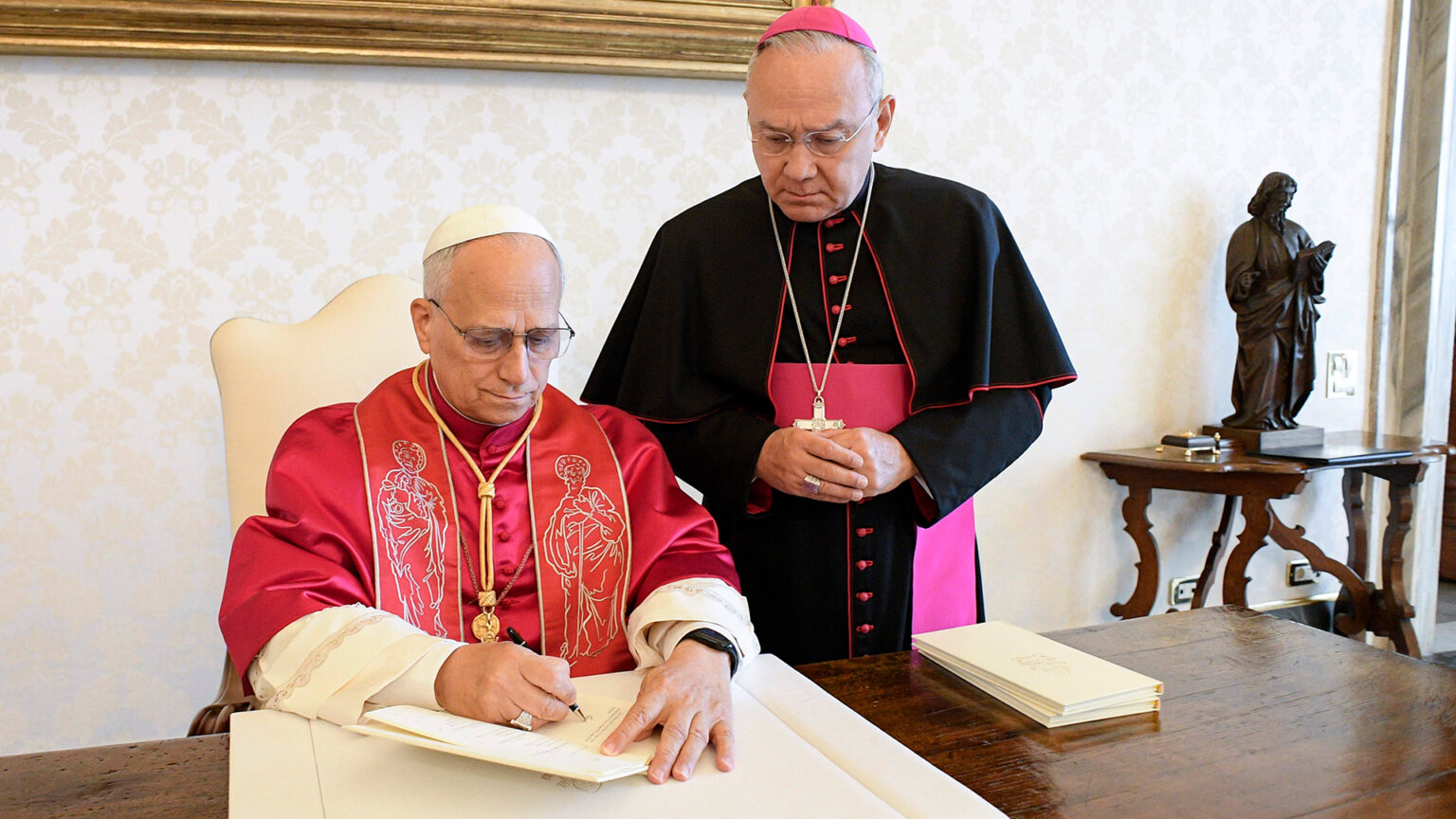 Papa Leão XIV assina a sua primeira Exortação Apostólica: "Dilexi te"