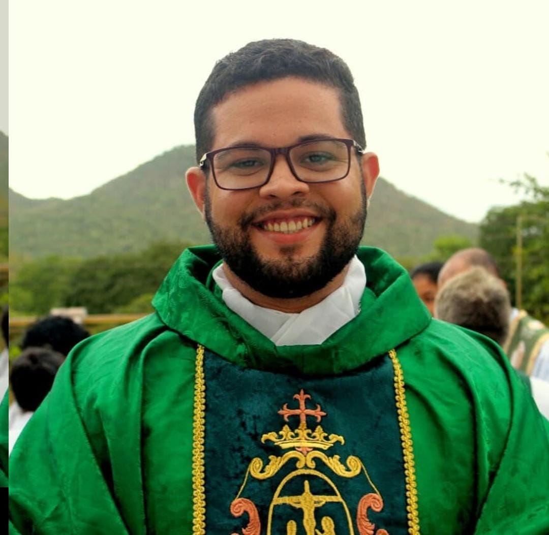 Padre Victor Veridiano - Perfil