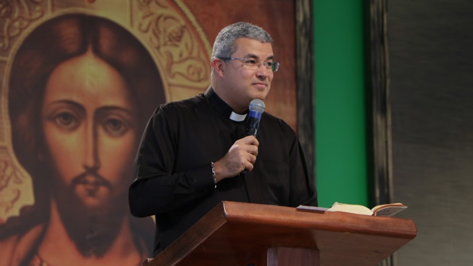 Feliz quem vive a Palavra como Maria