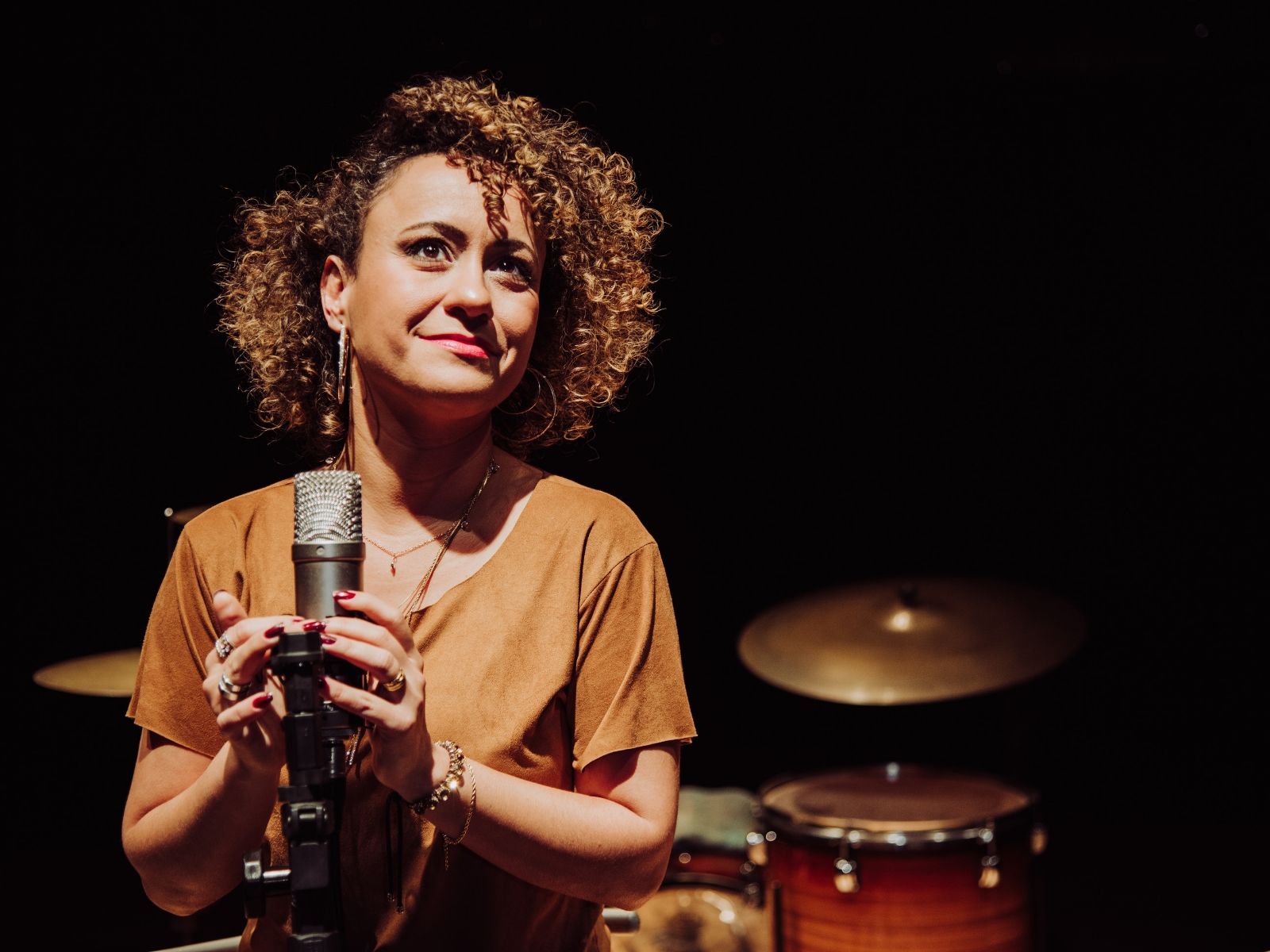 O Espírito e a Noiva: assista ao clipe oficial de Ana Lúcia