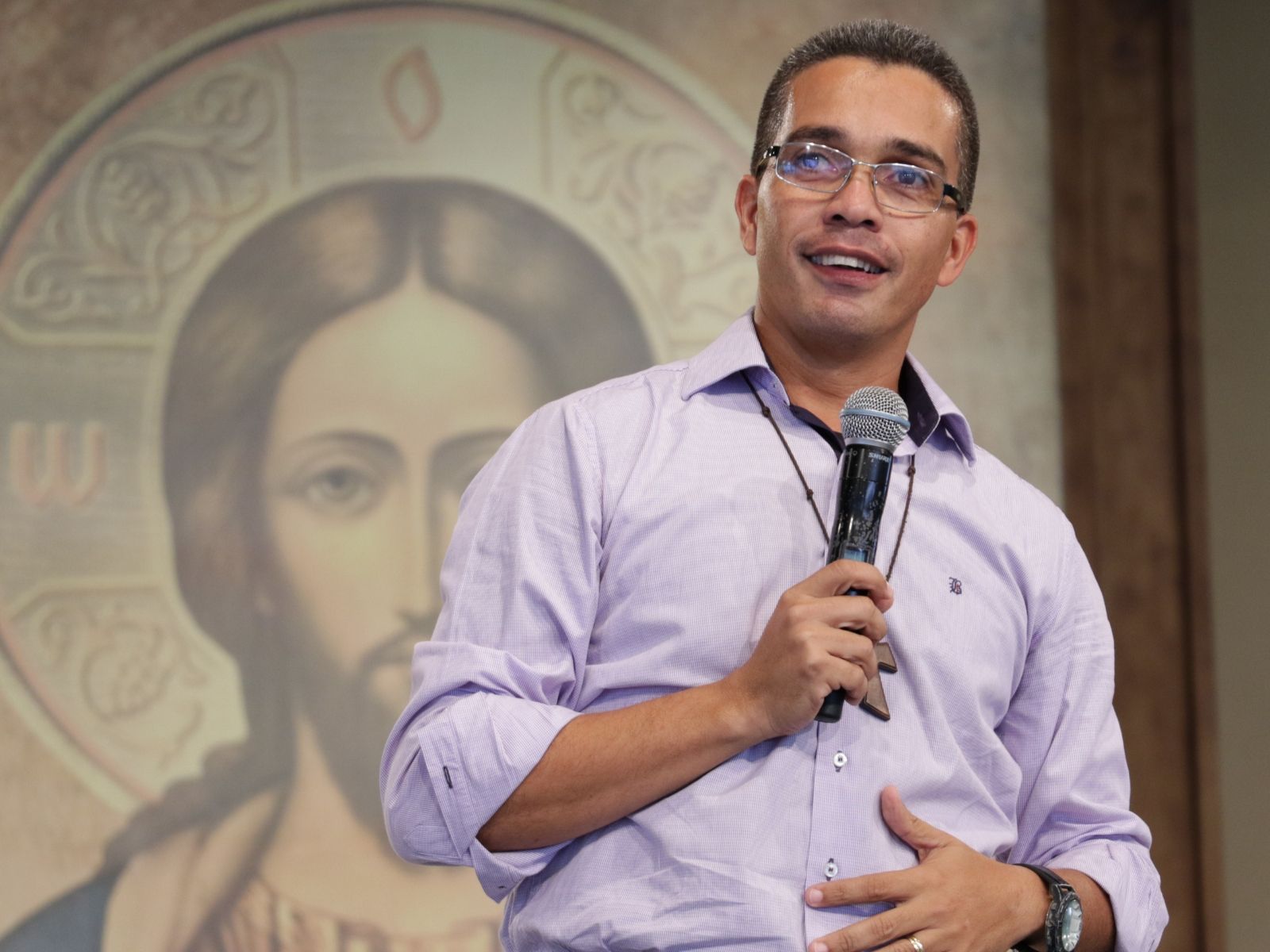 O amor de Deus foi derramado em nossos corações - Capa do Portal