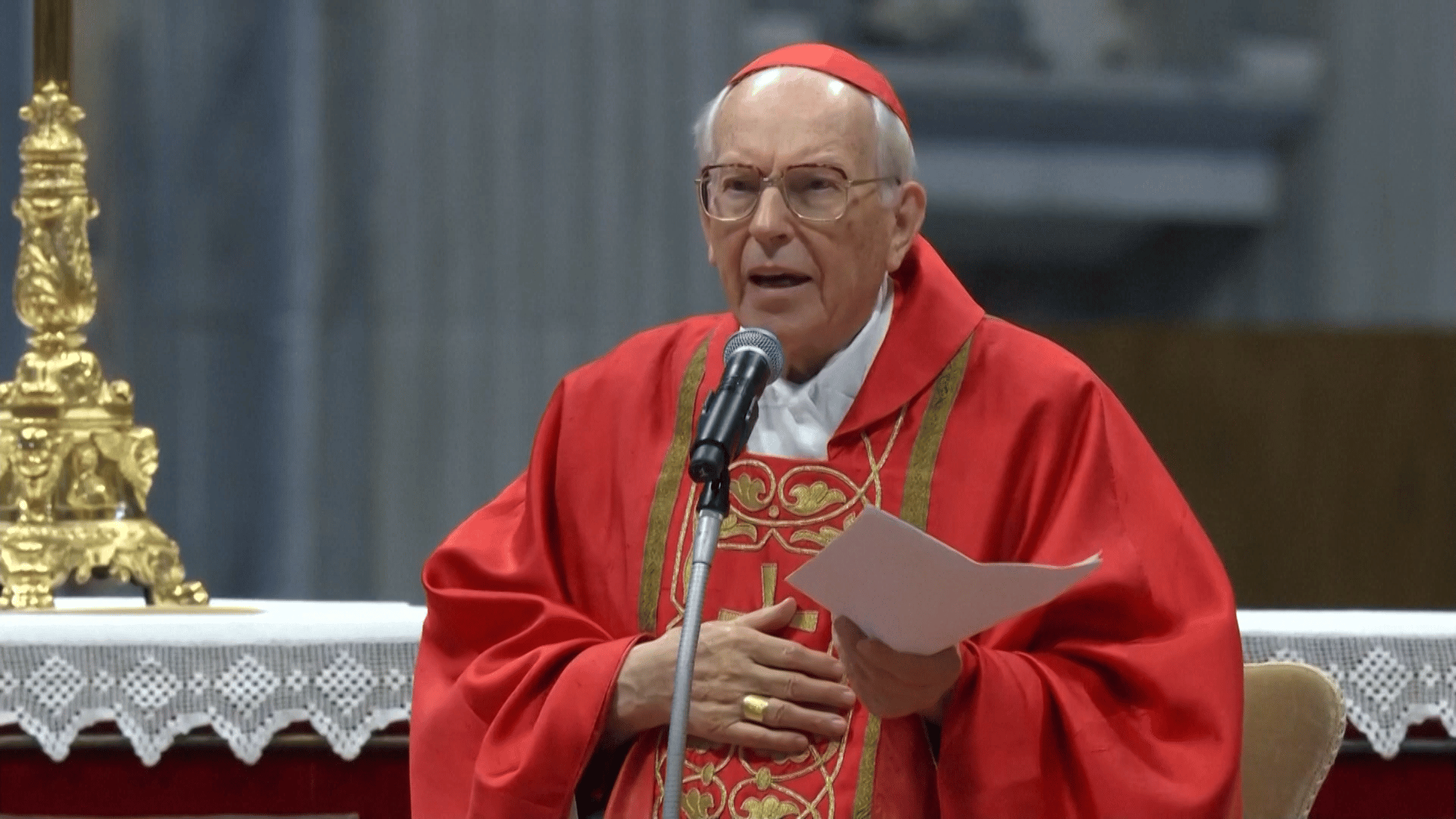 Cardeal Re: que seja eleito o Papa de que a Igreja e os homens precisam ...