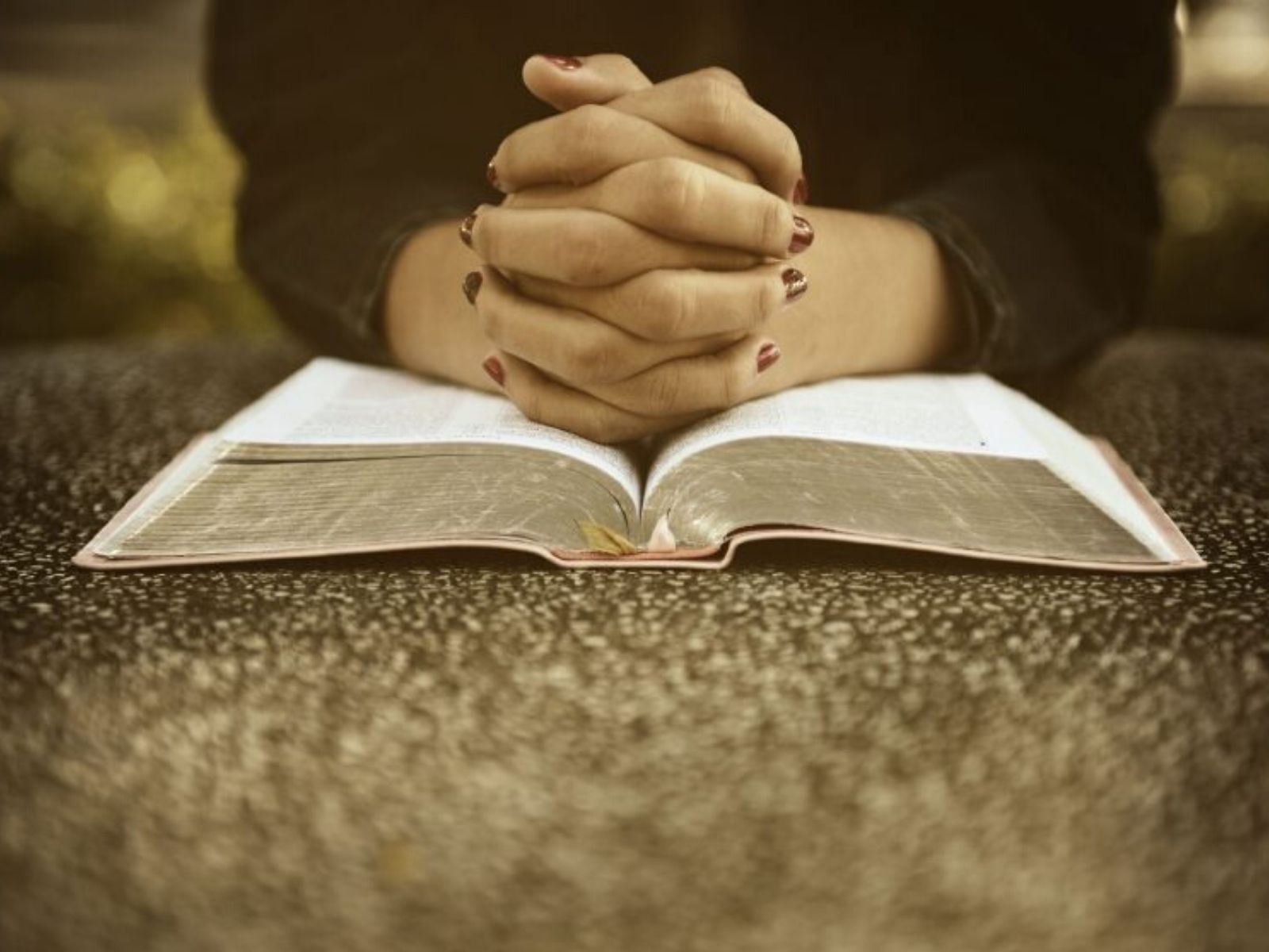 A Palavra de Deus nos guarda do poder do maligno