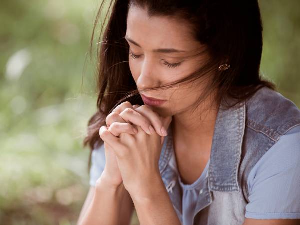 Ser uma mulher orante muda uma história inteira