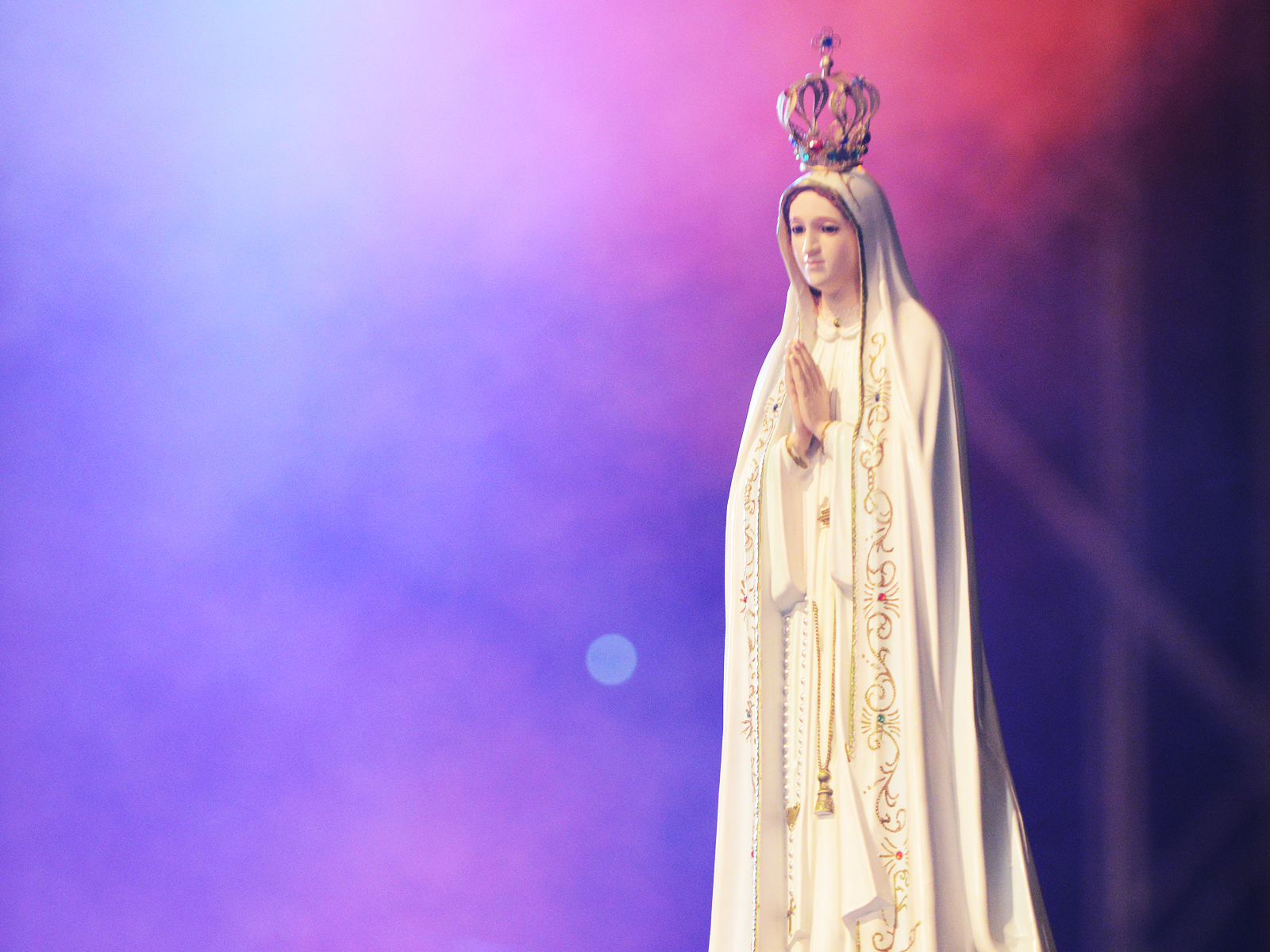 Reze e entregue sua vida à Maria e a Jesus